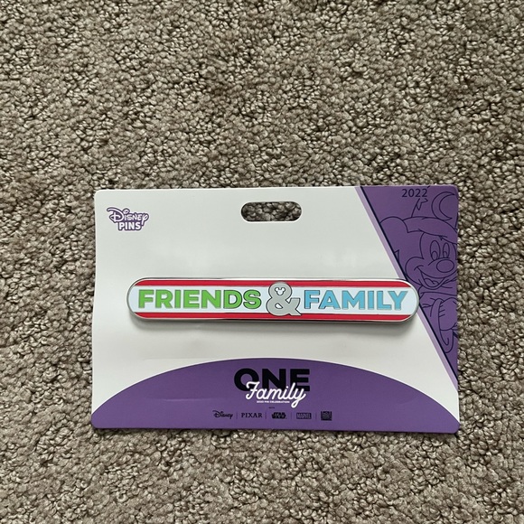 Disney | Accessories | Disney One Family Pin Celebration 222 Connected ...